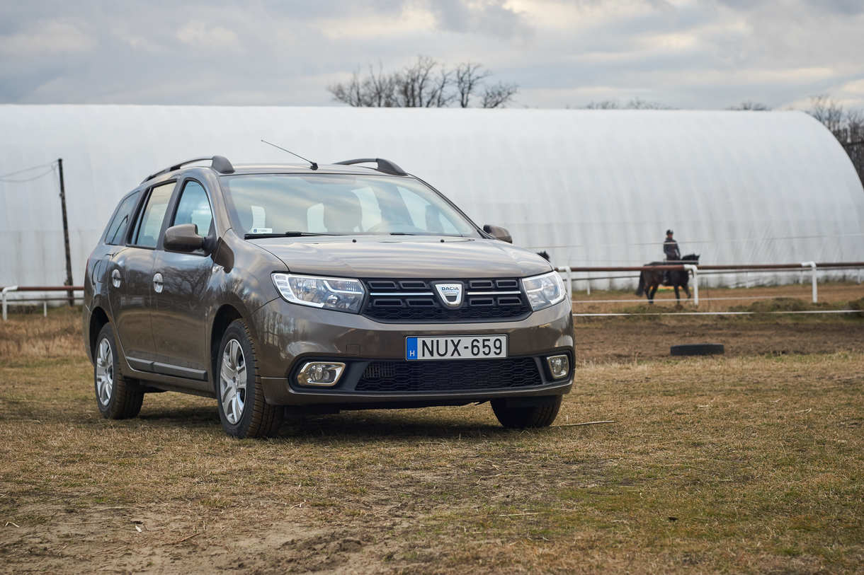 Renault Logan MCV Photos and Specs. Photo: Renault Logan MCV reviews ...