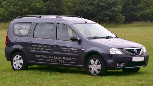 Renault Logan MCV Photos and Specs. Photo: Renault Logan MCV interior ...