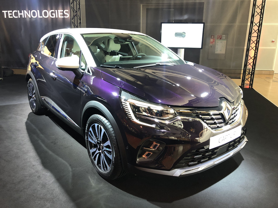 Renault Captur Photos and Specs. Photo: Renault Captur mod big and 62 ...