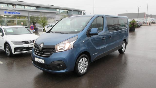 Renault Trafic Combi Photos and Specs. Photo: Renault Trafic Combi ...