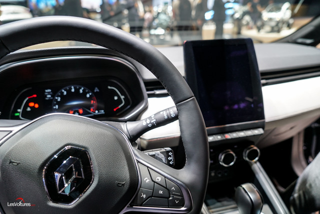 Renault Clio Photos and Specs. Photo: Renault Clio best photo and 57 ...