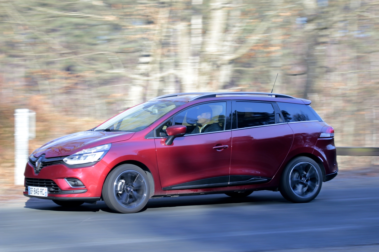 Renault Clio Estate Photos and Specs. Photo: Renault Clio Estate wagon ...