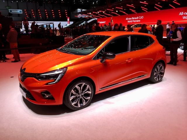 Renault Clio Estate Photos and Specs. Photo: Renault Clio Estate 4k big ...