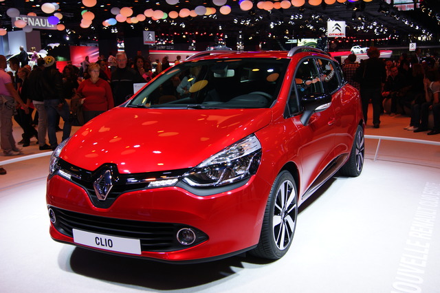 Renault Clio Estate Photos and Specs. Photo: Renault Clio Estate wagon ...