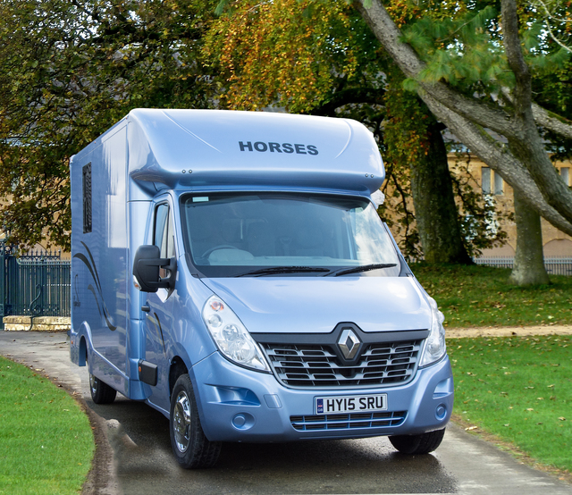 Renault Master Combi Photos and Specs. Photo: Renault Master Combi ...