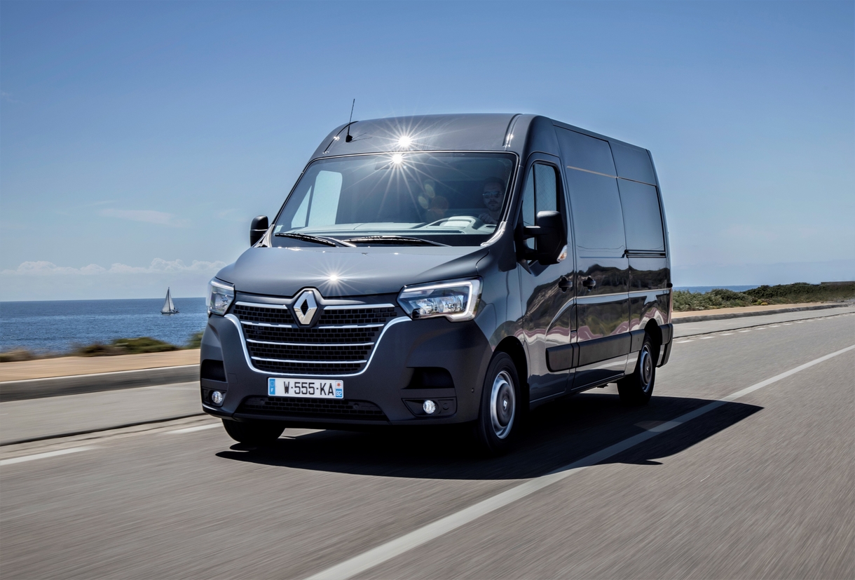 Renault Master Combi Photos and Specs. Photo: Renault Master Combi ...