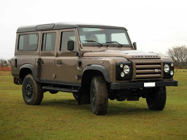 Land Rover Defender 110 Photos and Specs. Photo: Land Rover Defender ...