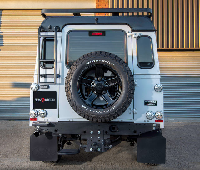 Land Rover Defender 110 Photos and Specs. Photo: Land Rover Defender ...