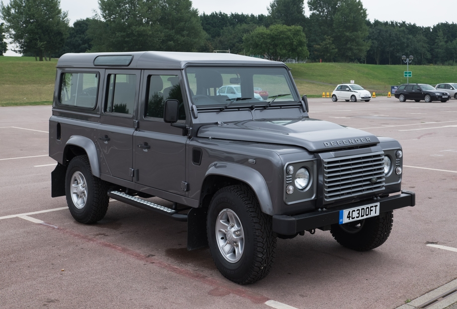 Land Rover Defender 110 Photos and Specs. Photo: Land Rover Defender ...
