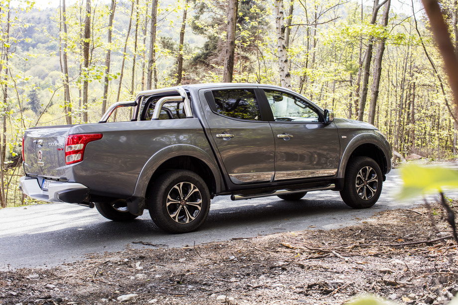 Fiat Fullback Double Cab Photos and Specs. Photo: Fiat Fullback Double ...