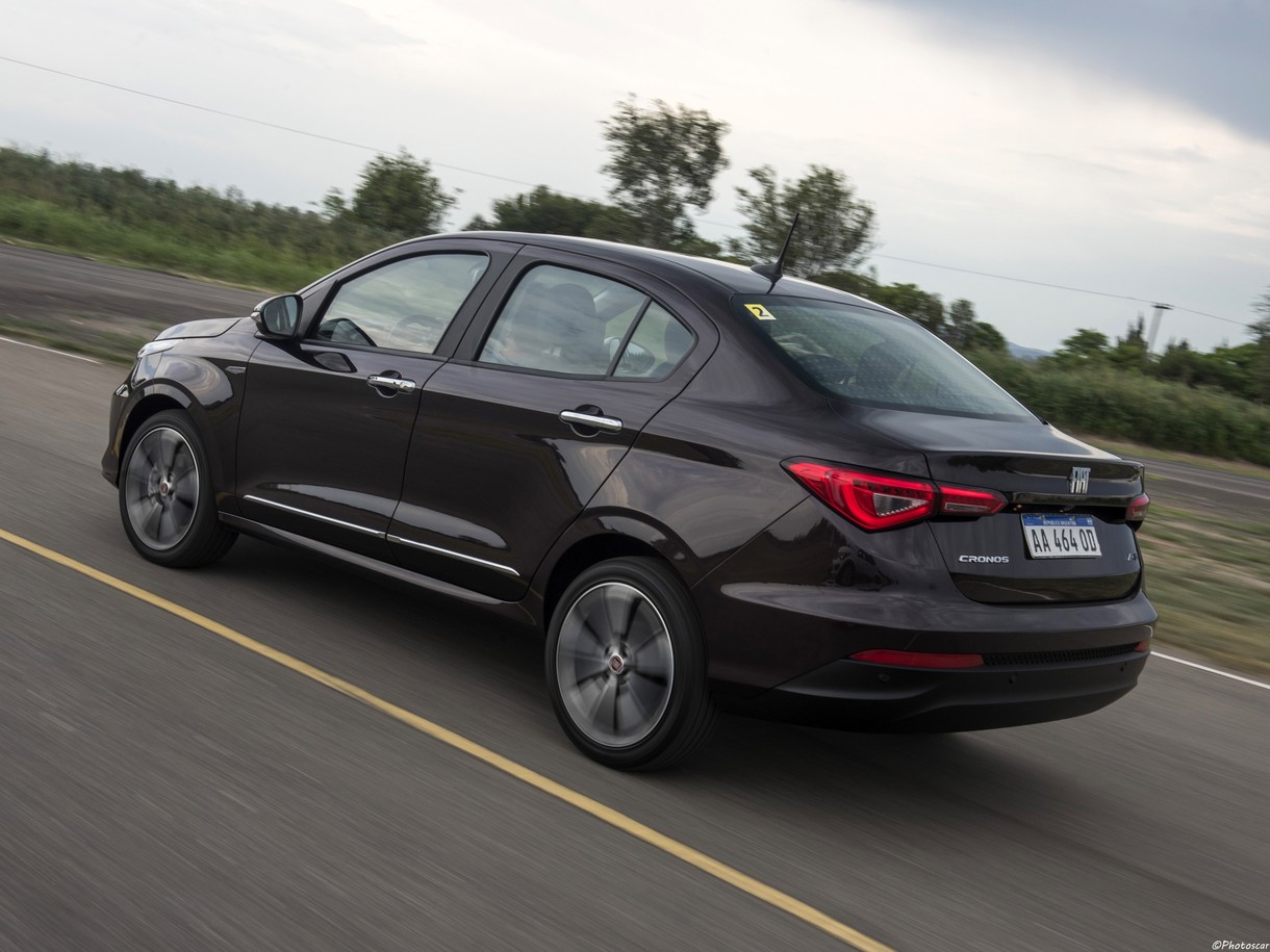 Fiat Cronos Photos and Specs. Photo: Fiat Cronos sedan model and 32 ...