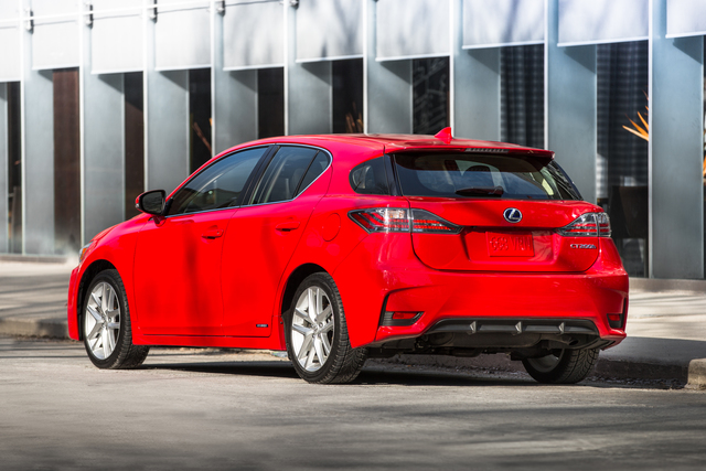 Lexus CT 200h Photos and Specs. Photo: Lexus CT 200h interior restyling ...