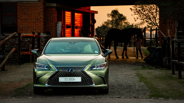 Lexus ES 300h Photos and Specs. Photo: Lexus ES 300h accessories big ...