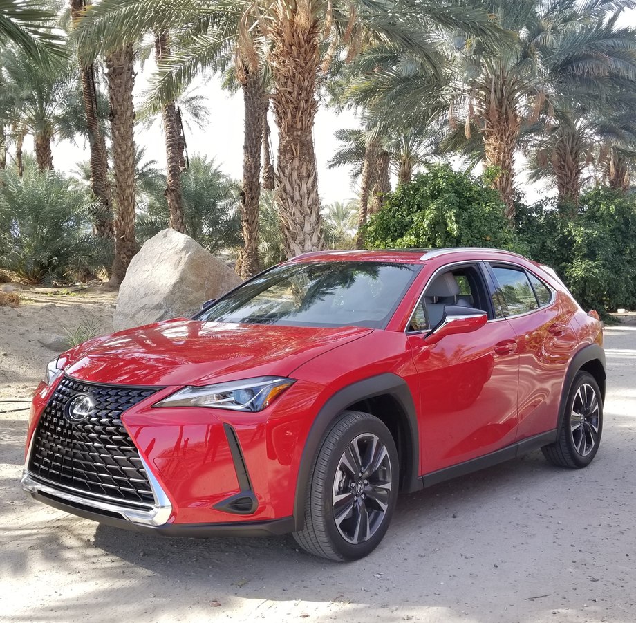 Lexus UX 200 Photos and Specs. Photo: Lexus UX 200 modern restyling and ...