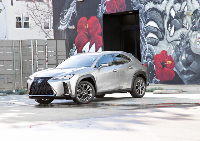 Lexus UX 200 Photos and Specs. Photo: Lexus UX 200 accessories 2018 and ...