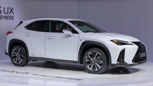 Lexus UX 200 Photos and Specs. Photo: Lexus UX 200 accessories 2018 and ...