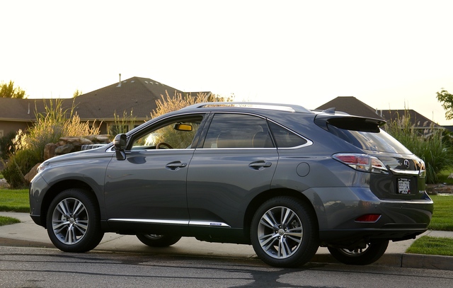 Lexus RX 450h Photos and Specs. Photo: Lexus RX 450h reviews ...