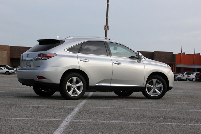 Lexus RX 450h Photos and Specs. Photo: Lexus RX 450h reviews ...