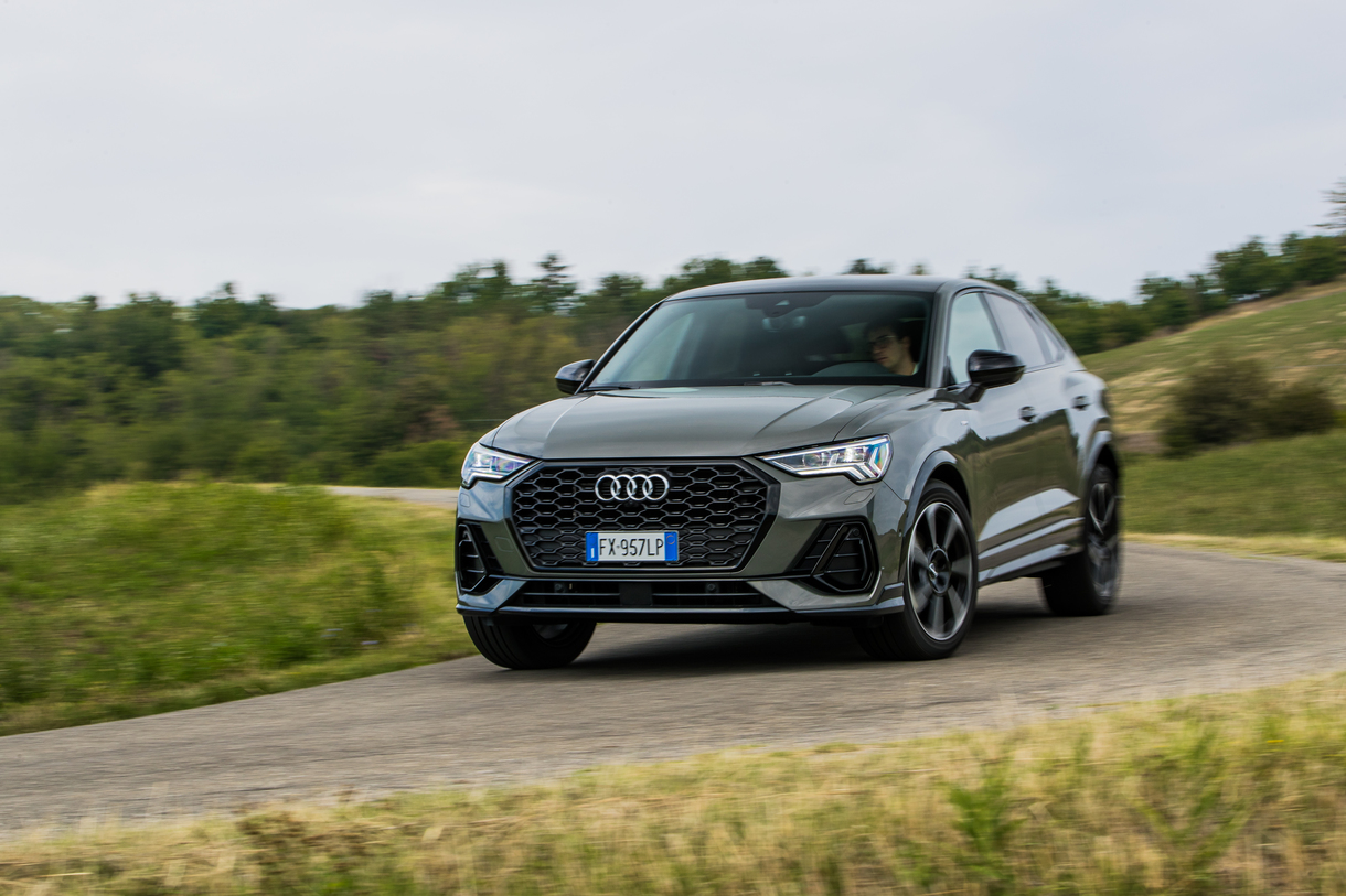 Audi Q3 Sportback Photos and Specs. Photo: Audi Q3 Sportback mod ...