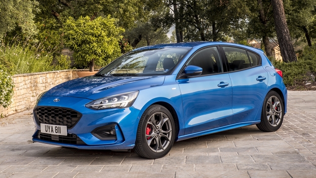 Ford Focus Photos and Specs. Photo: Ford Focus exterior photo and 32 ...