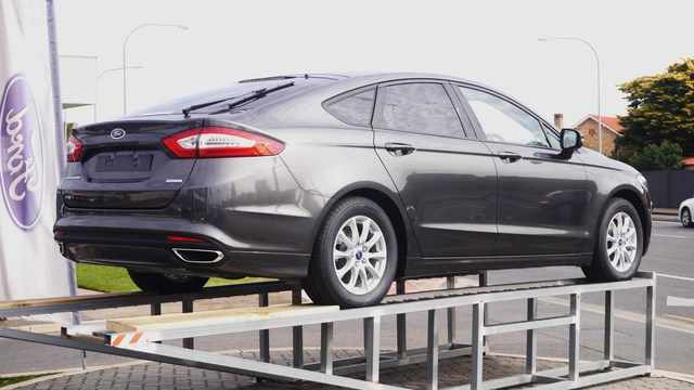 Ford Mondeo Liftback Photos and Specs. Photo: Ford Mondeo Liftback best ...