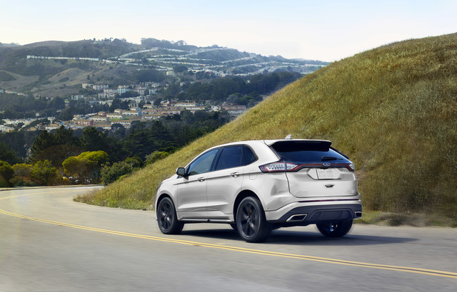 Ford Edge Photos and Specs. Photo: Ford Edge suv specifications and 36 ...