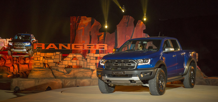 Ford Ranger Raptor Photos and Specs. Photo: Ford Ranger Raptor best big ...