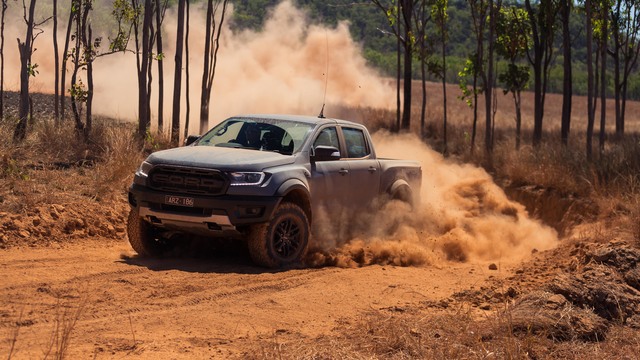 Ford Ranger Raptor Photos and Specs. Photo: Ford Ranger Raptor ...