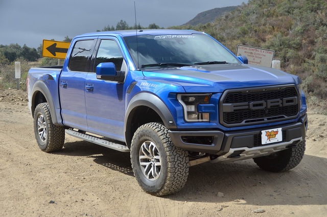 Ford Ranger Raptor Photos and Specs. Photo: Ford Ranger Raptor ...