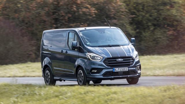 Ford Transit Photos and Specs. Photo: Ford Transit hd restyling and 22 ...