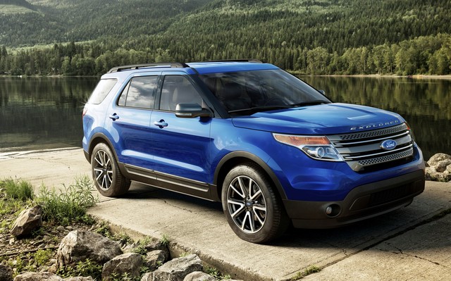 Ford Explorer Photos and Specs. Photo: Ford Explorer interior big and ...