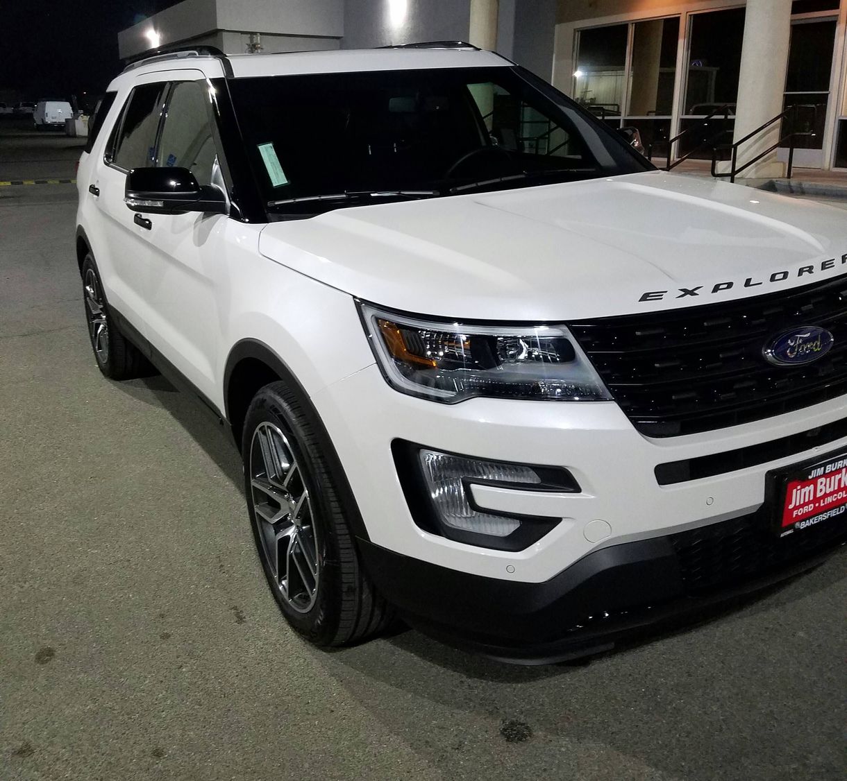 Ford Explorer Photos and Specs. Photo: Ford Explorer modern 2019 and 10 ...