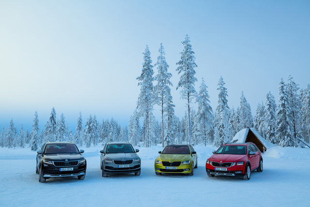 Skoda Karoq Scout Photos and Specs. Photo: Skoda Karoq Scout suv ... Skoda Karoq Scout Photos and Specs. Photo: Skoda Karoq Scout suv ...
