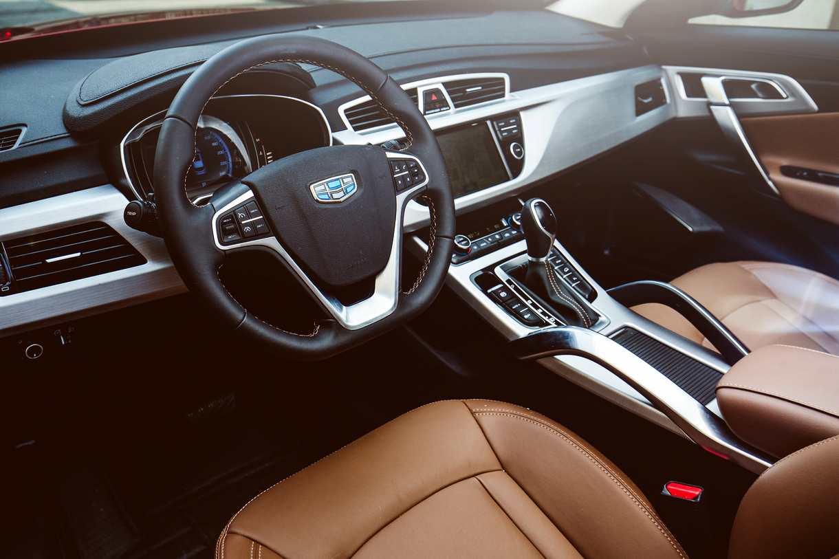 Geely Emgrand GSe Photos and Specs. Photo: Geely Emgrand GSe interior ...