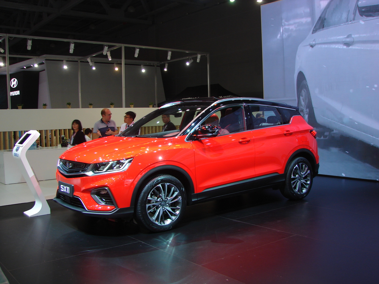 Geely Atlas Photos and Specs. Photo: Geely Atlas accessories big and 17 ...