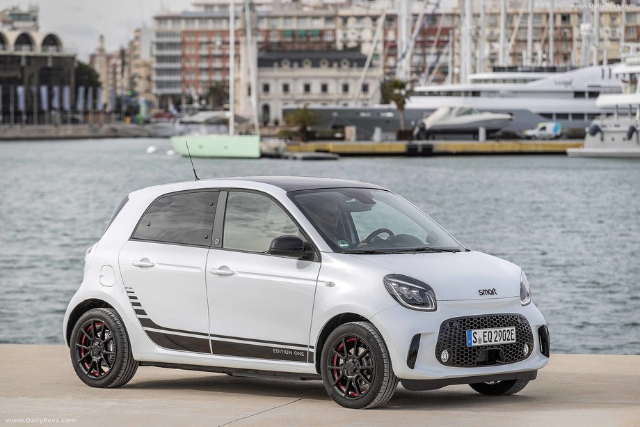 smart EQ forfour Photos and Specs. Photo: smart EQ forfour exterior ...