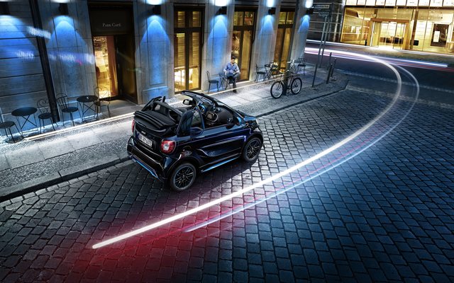 smart EQ fortwo cabrio Photos and Specs. Photo: smart EQ fortwo cabrio ...