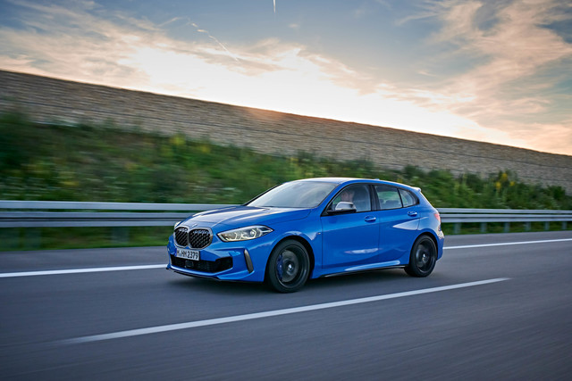 BMW 1 Series (F40) Photos and Specs. Photo: BMW 1 Series (F40) interior ...