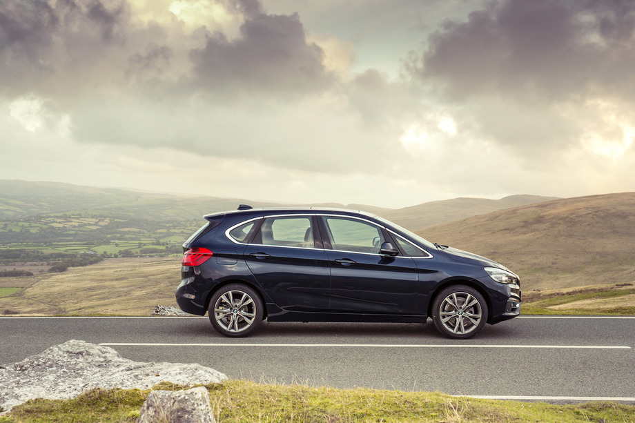BMW 2 Series Active Tourer (F45) Photos and Specs. Photo: BMW 2 Series ...