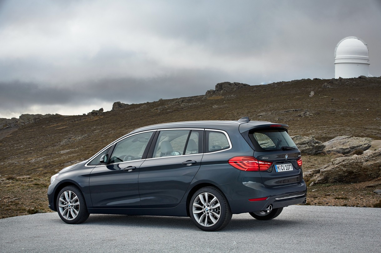 BMW 2 Series Gran Tourer (F46) Photos and Specs. Photo: BMW 2 Series ...