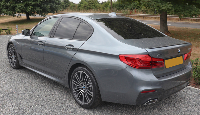 BMW 5 Series Touring (G31) Photos and Specs. Photo: BMW 5 Series ...