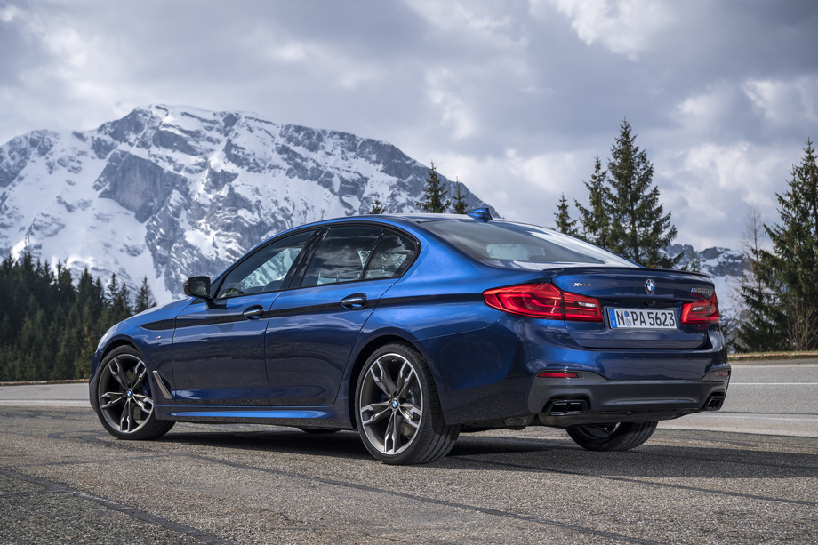 BMW 5 Series Sedan (G30) Photos and Specs. Photo: BMW 5 Series Sedan ...
