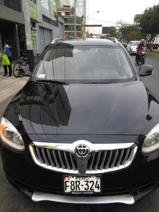 Brilliance V5 Photos and Specs. Photo: Brilliance V5 4k photo and 15 ...