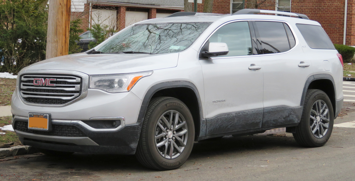 GMC Acadia Photos and Specs. Photo: GMC Acadia exterior photo and 28 ...