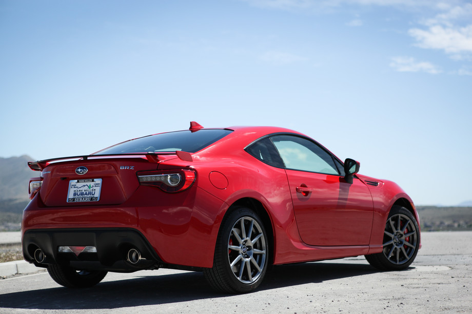 Subaru BRZ Photos and Specs. Photo: Subaru BRZ exterior 2017 and 26 ...