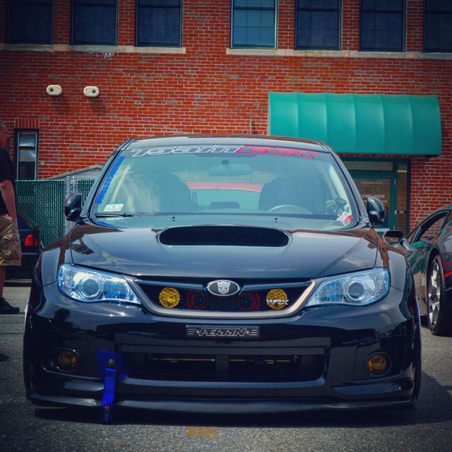 Subaru Impreza Hatchback Photos and Specs. Photo: Subaru Impreza ...