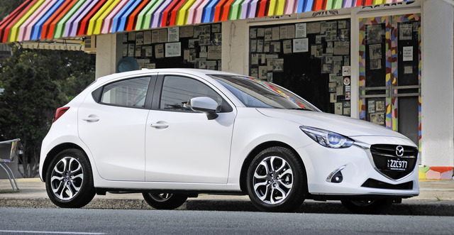 Mazda Mazda2 Hatchback Photos and Specs. Photo: Mazda Mazda2 Hatchback ...