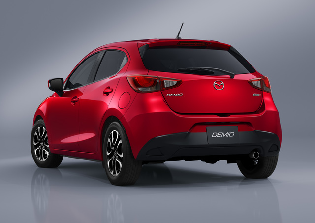Mazda Mazda2 Hatchback Photos and Specs. Photo: Mazda Mazda2 Hatchback ...