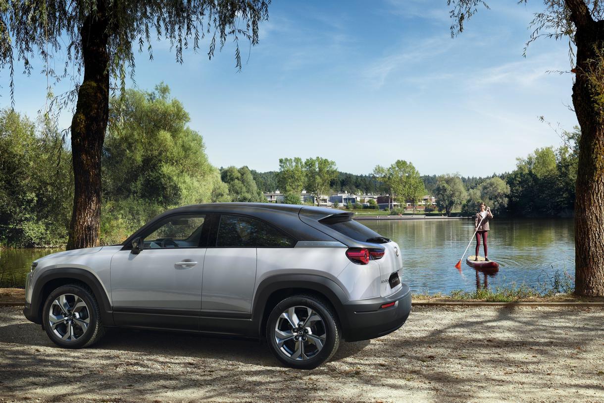 Mazda MX-30 Photos and Specs. Photo: Mazda MX-30 accessories big and 21 ...