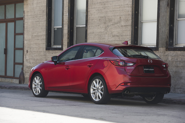 Mazda 3 Hatchback Photos and Specs. Photo: Mazda 3 Hatchback hatchback ...